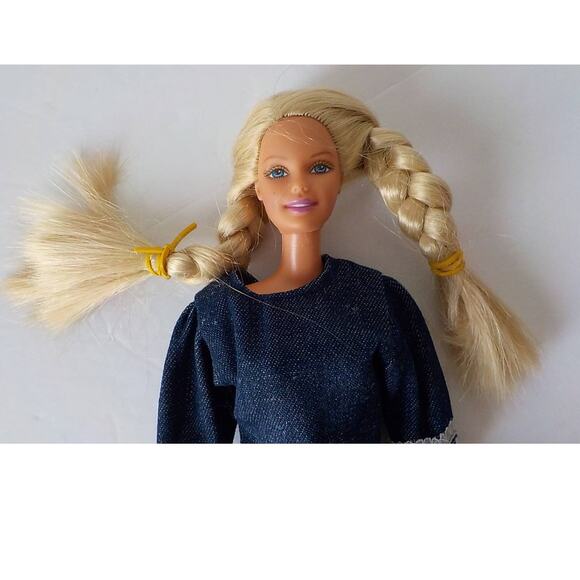 Mattel | Toys | Vtg Y2k Barbie Doll Mattel Blond Braided Hair Blue Eye ...